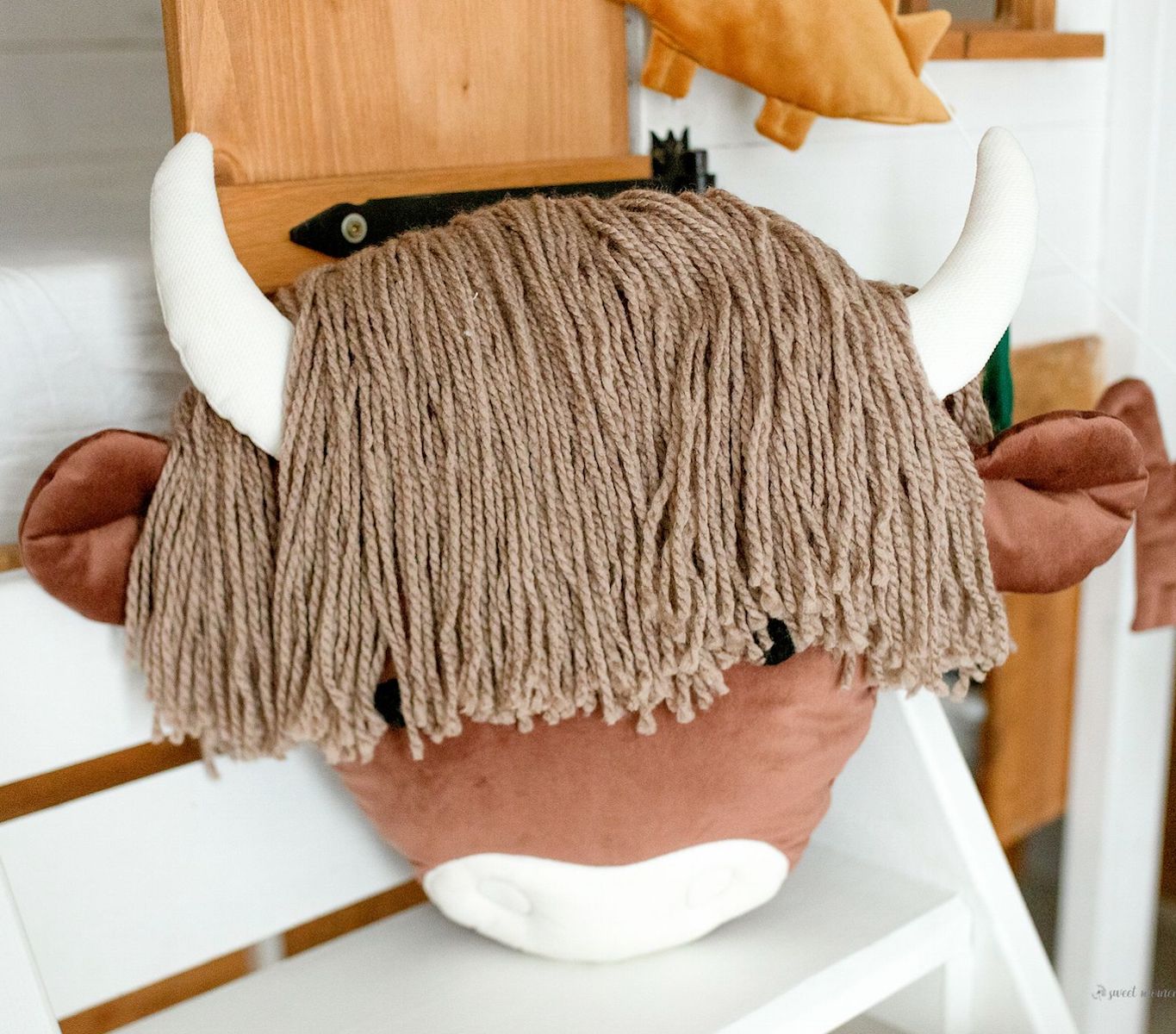 Pillow Bull - Velvet cushion - Cozydots.com